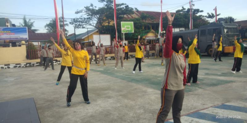 Putri Leonardo Panji Didaulat Lagi Jadi Instruktur Senam di Mapolres ...