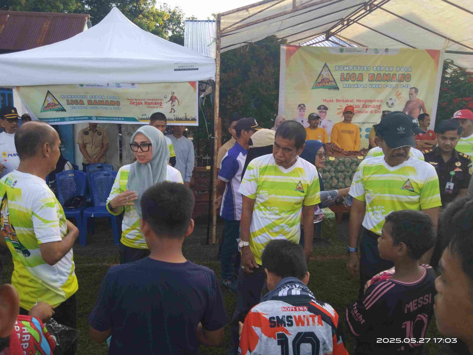 Ketua DPRD Barru Dampingi Bupati Buka Resmi Liga Ramang 2025 di ...